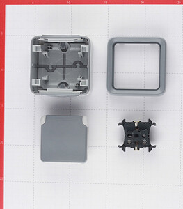 Розетка Legrand Plexo накладная серая со шторками с крышкой (69733) — купить в Москве: цены ...